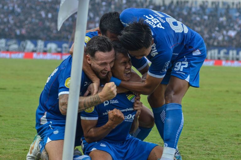 Persib Bandung Bakal Sematkan 4 Bintang di Logo Usai Juara Liga 1 2024 ...